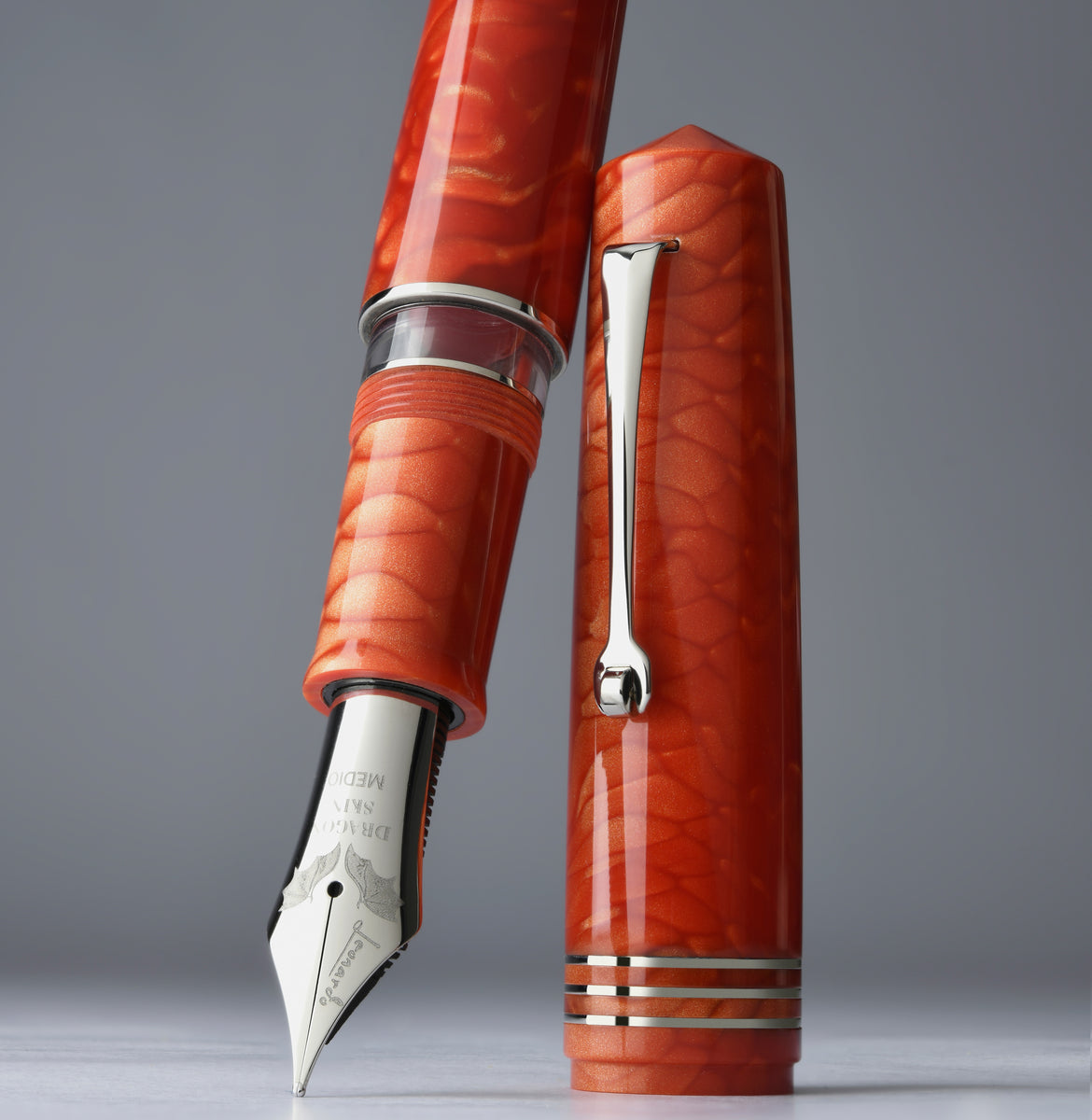 MZG2.0 Dragon skin red – #8 steel nib (new) – leonardopen