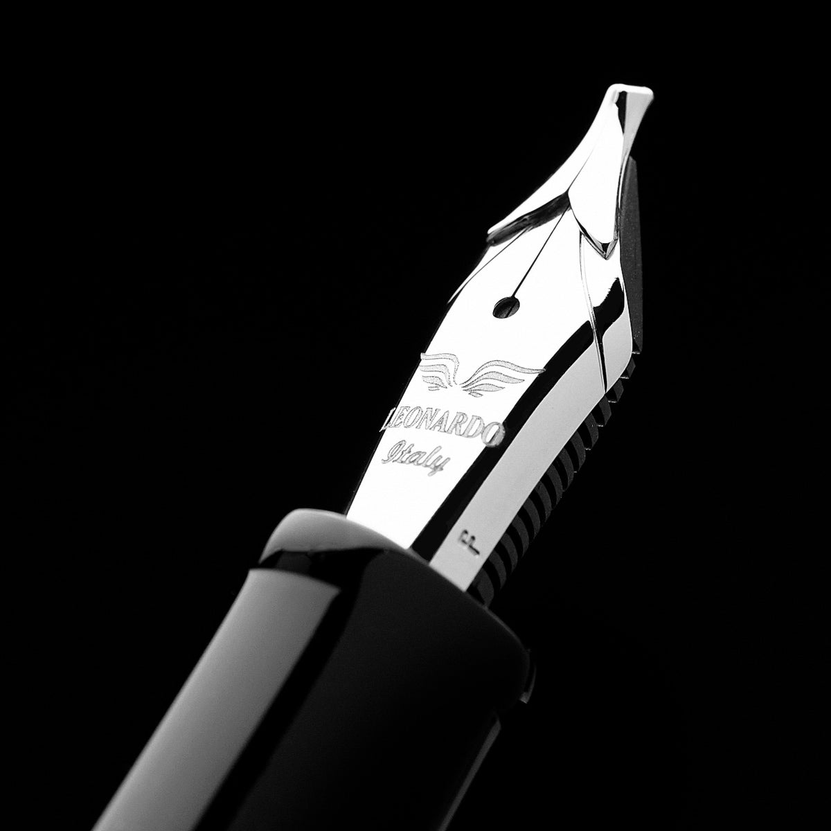 Essenza poliedrica Juma dragon skin Red/Coral – leonardopen
